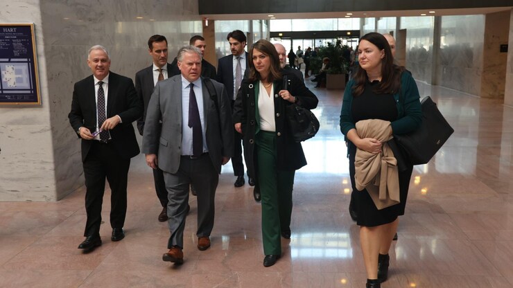 Danielle Smith veut aller aux États-Unis deux fois plus souvent qu’en ...