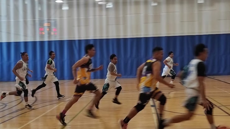Nagsama-sama ang komunidad ng mga Pilipino para sa basketball ...