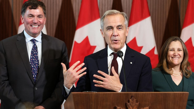 La ministra de Transporte Chrystia Freeland deja el gabinete | Radio ...