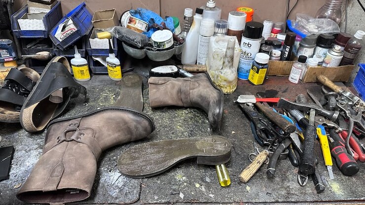 Ottawa cobbler on 25 years of fixes — and the sidewalk staple ’that ...