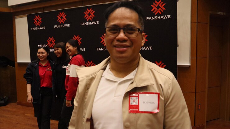 [Ulat] Mag-asawang Pinoy kasama sa libo-libong PR applicant na ...