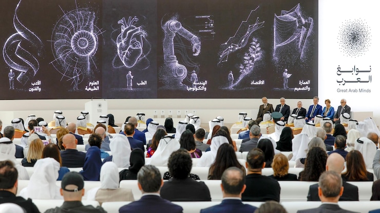 [تقرير] الدكتور نبيل صيدح يتوّج في دبي بجائزة نوابغ العرب في الطب ...