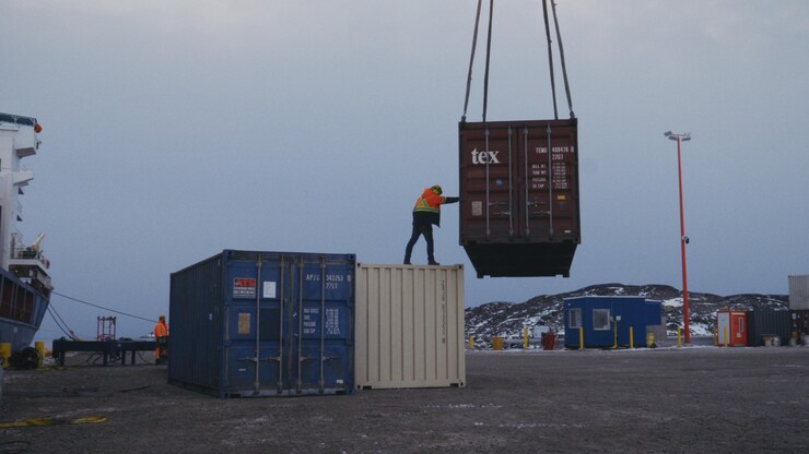 Qamutik, le navire du Nord qui annonce Noël chez les Inuit | Radio ...