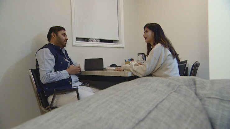 Ils rêvaient de devenir Canadiens, mais sont freinés par des problèmes de logement | Radio-Canada.ca