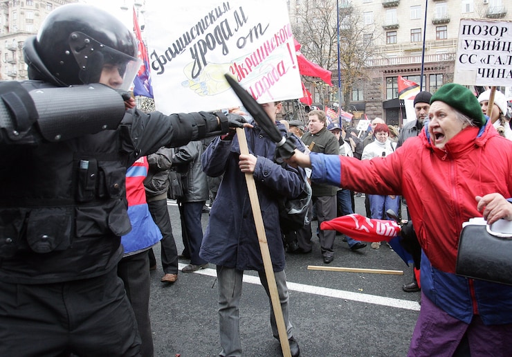 Canadian monument to controversial Ukrainian national hero ignites ...