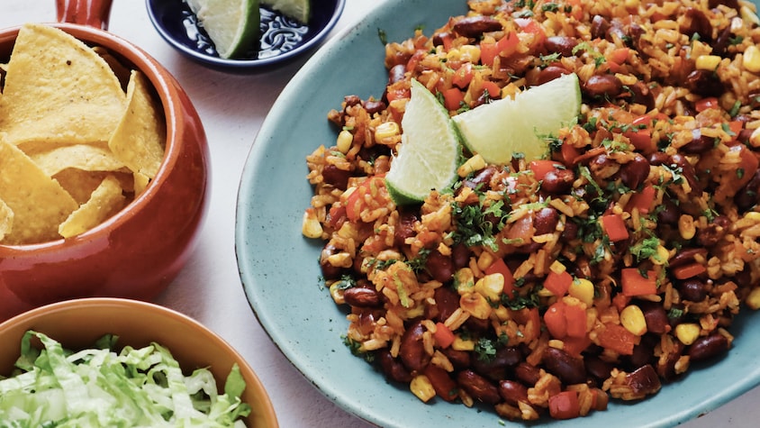Riz sauté style tex-mex aux haricots rouges | Mordu