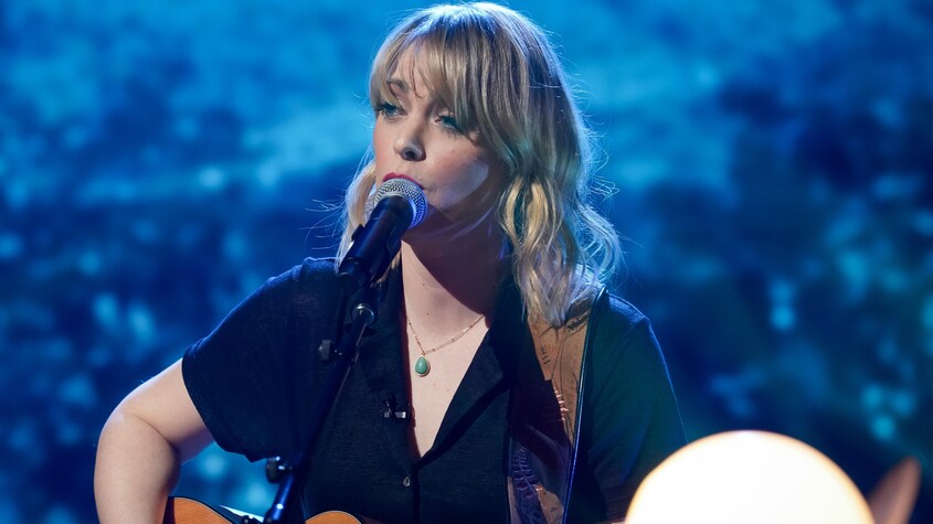 Andréanne A. Malette chante Les jardins dérangés | Bonsoir bonsoir!