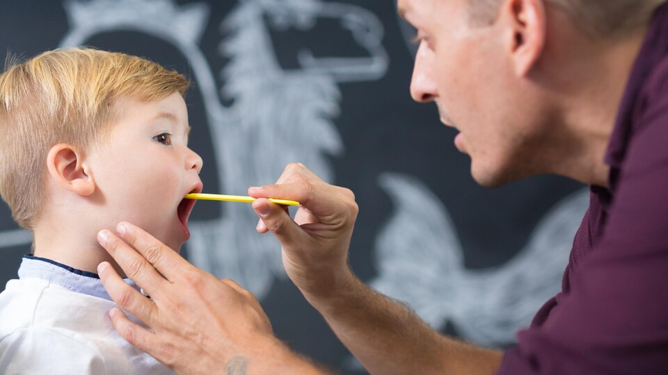 Quand consulter un orthophoniste pour un enfant qui tarde à parler?