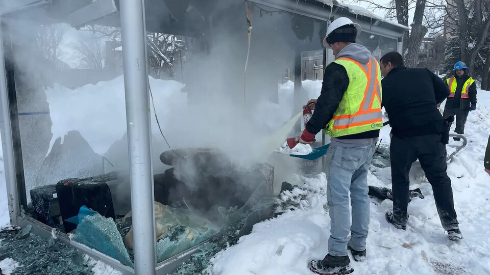 Le tiers des abribus de Winnipeg ont déjà été vandalisés en 2022 ...