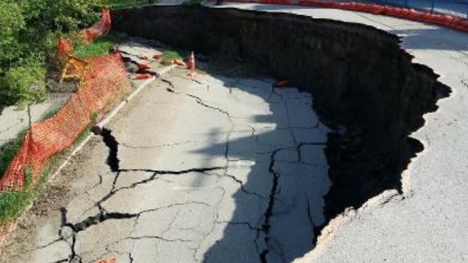 Facture salée après l’affaissement d’un terrain à Saskatoon | Radio ...