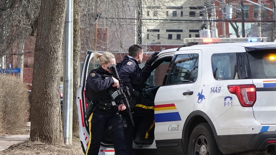 78 % des agents de la GRC de première ligne sont formés au maniement de ...