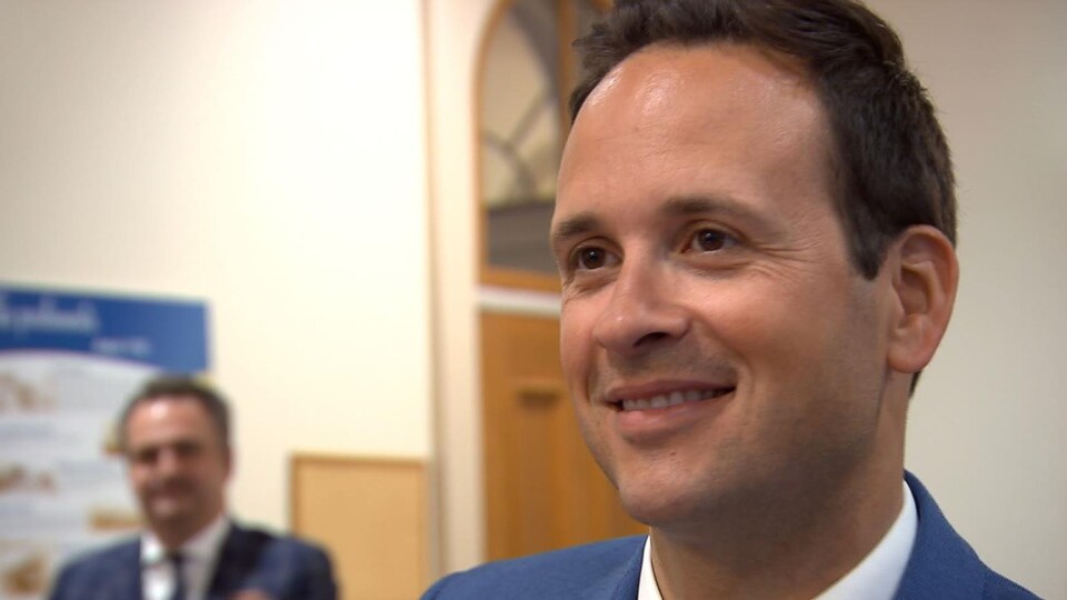 Alexandre Cloutier se joint à l’équipe de direction de l’UQAC | Radio ...