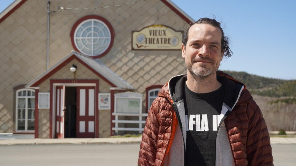 Alexandre Saint-Pierre du Vieux Théâtre de St-Fabien honoré à RIDEAU
