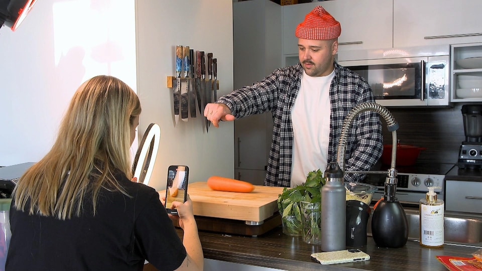 TikTok, l’alimentation en toute mobilité | Radio-Canada.ca