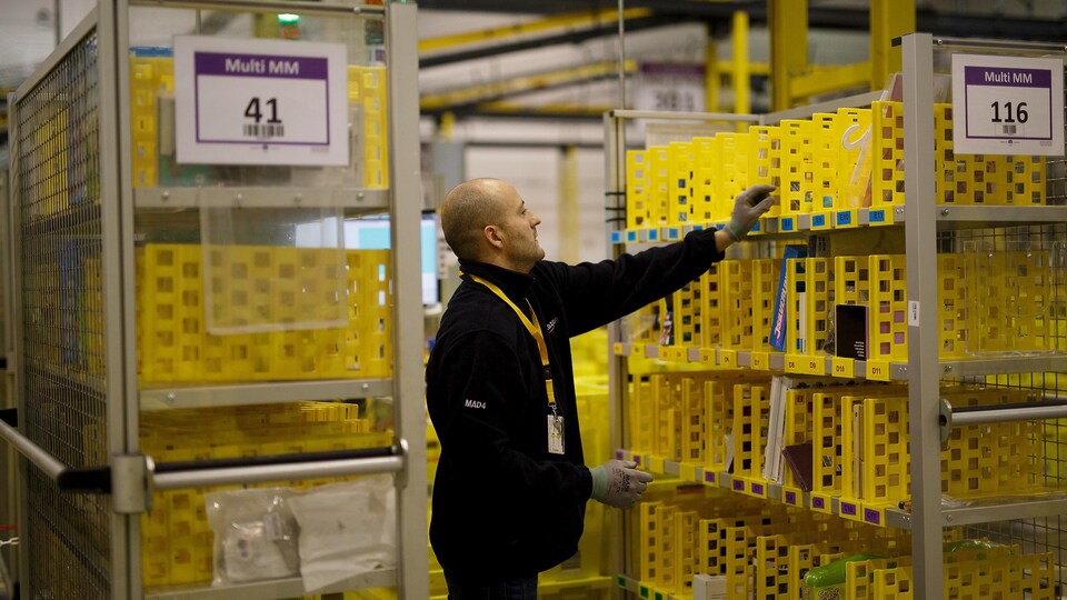 Amazon : l'idée d'un bracelet électronique pour employés suscite un ...