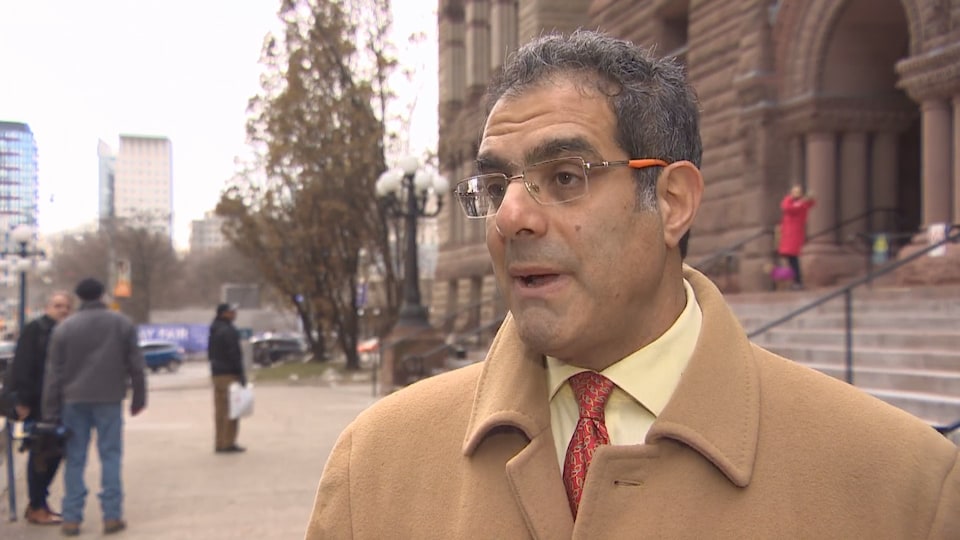 Les propos du professeur Attaran continuent d’alimenter le débat ...