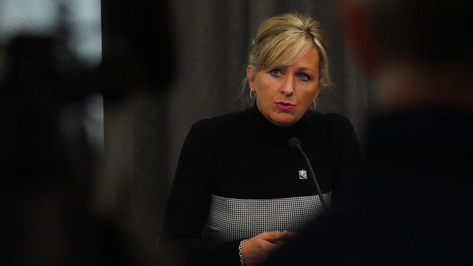 Andrée Laforest défend le budget