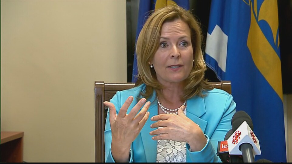 Transport en commun : le nouvel échéancier déplaît à Anne Guérette ...