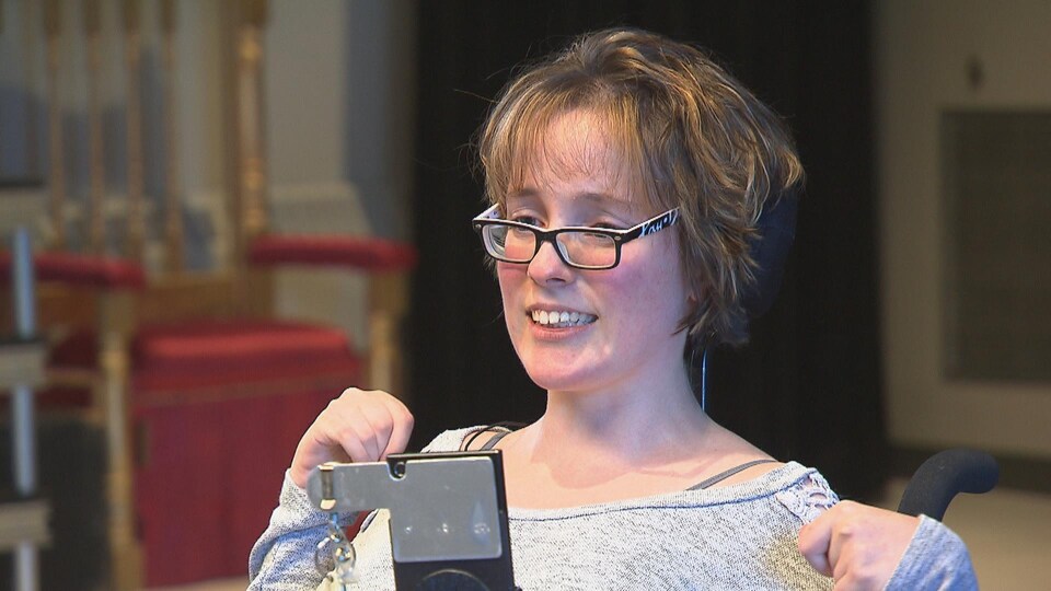 Monter sur les planches, malgré la paralysie cérébrale | Radio-Canada.ca