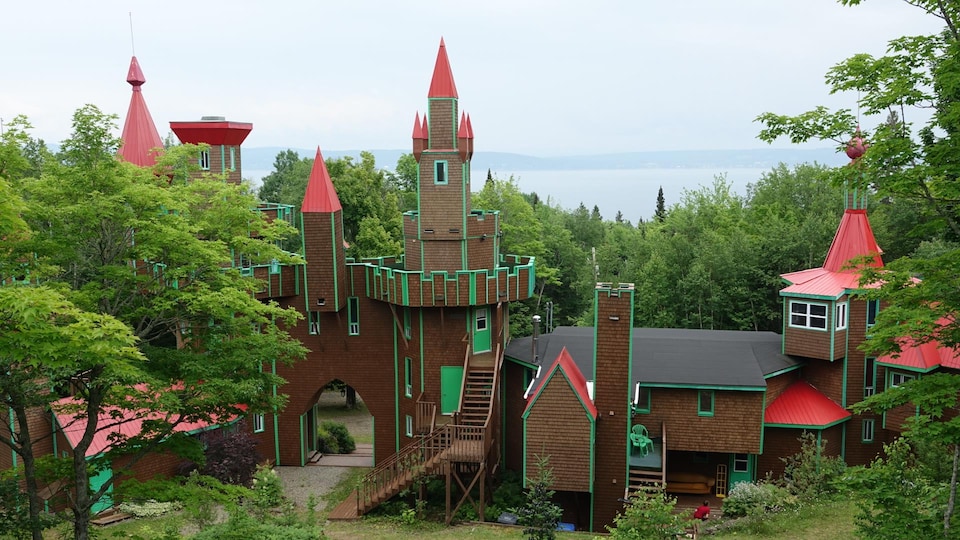 Escuminac L Auberge Du Château Bahia Reprend Vie Radio Canada Ca
