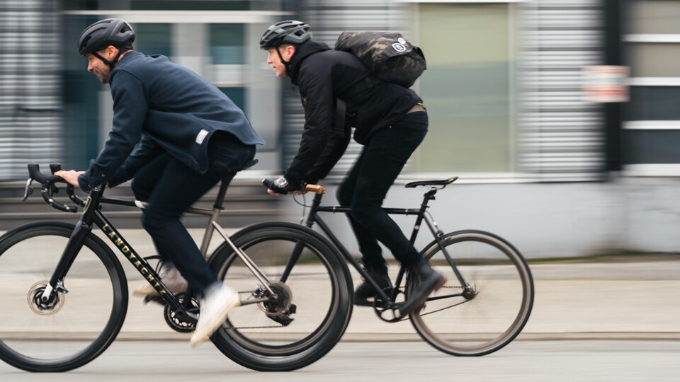 Travailler à vélo pour sauver la planète | Des solutions pour le Jour ...