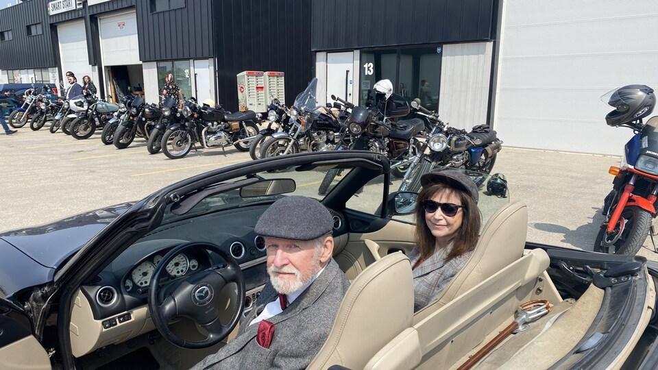 Des motocyclistes en tenues rétro ont défilé à Winnipeg pour la santé ...