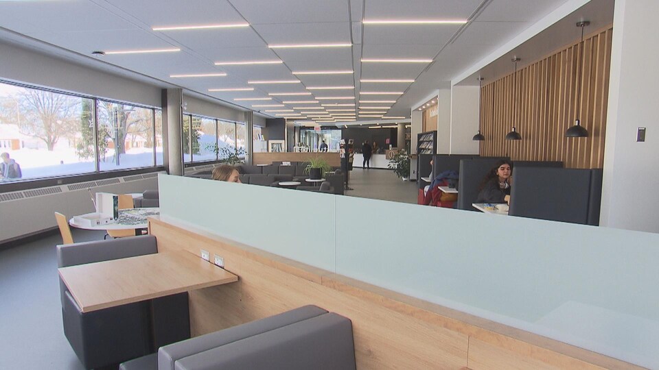 Une toute nouvelle bibliothèque pour le Cégep de Trois-Rivières | Radio-Canada.ca