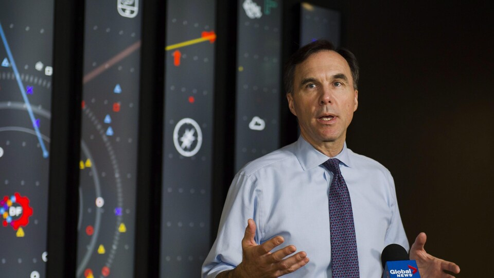 Le ministre Bill Morneau déposera son budget demain