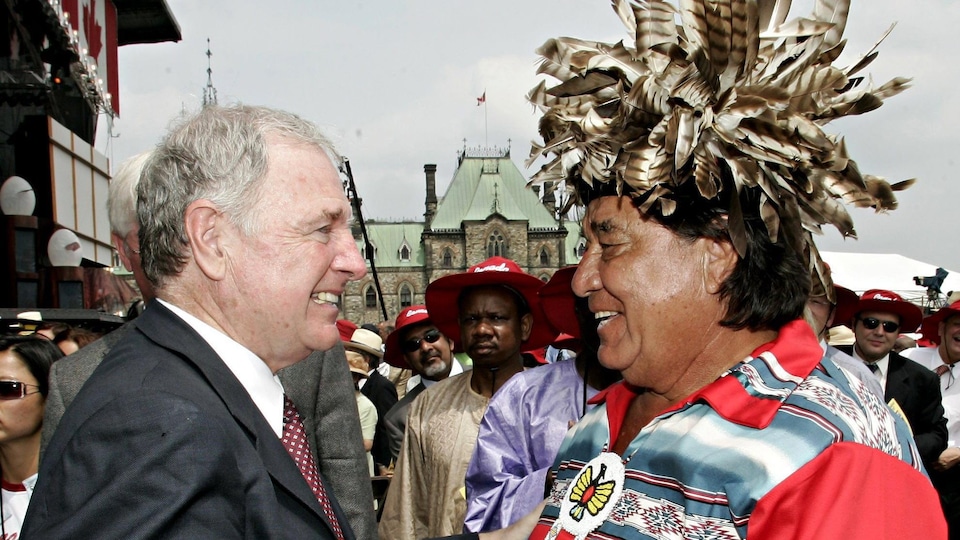 L’ancien chef et lutteur mohawk Billy Two Rivers est décédé | Radio ...