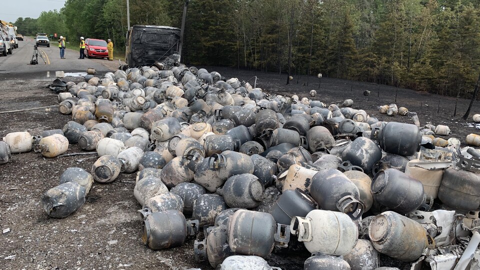Un camion-remorque transportant du propane explose en Nouvelle-Écosse ...