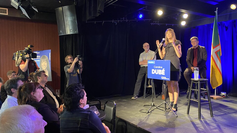 Lancement de campagne dans Jonquière pour Caroline Dubé du Parti ...