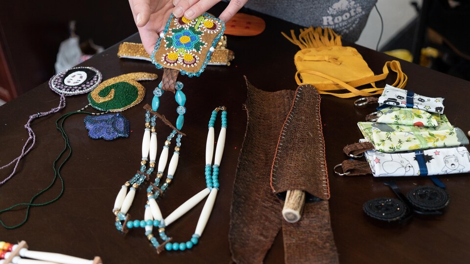 Une Anishinaabe nord-ontarienne veut transmettre son savoir-faire ...