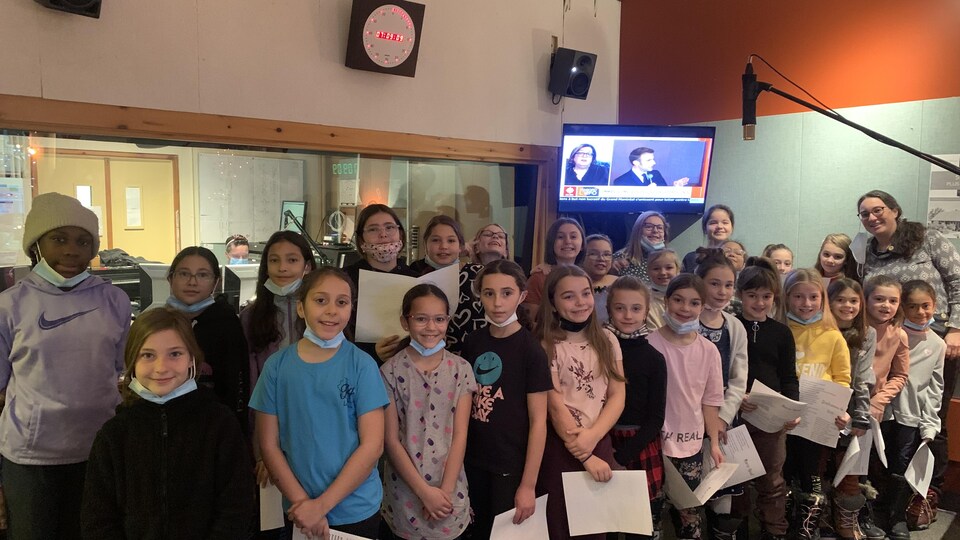 Chanson Le bonhomme de bois - élèves de Mme Isabelle Désy