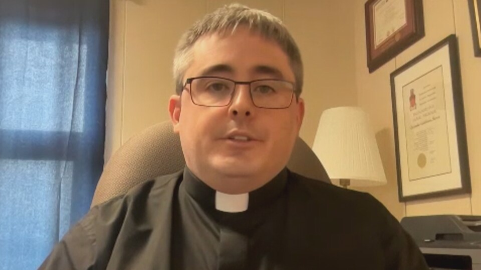 Agressions sexuelles : un prêtre catholique arrêté à l’Î.-P.-É. | Radio ...