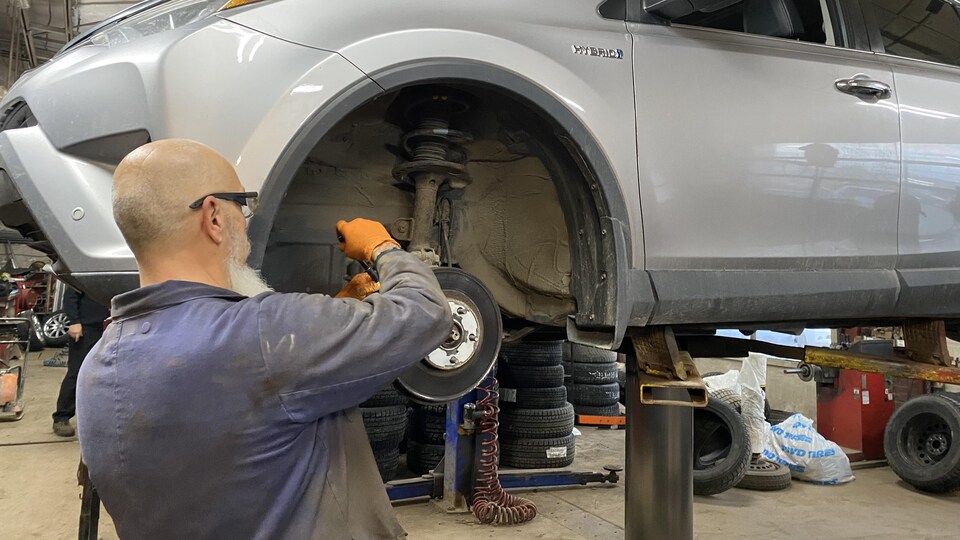 L'hiver approche, c'est le temps d'installer ses pneus