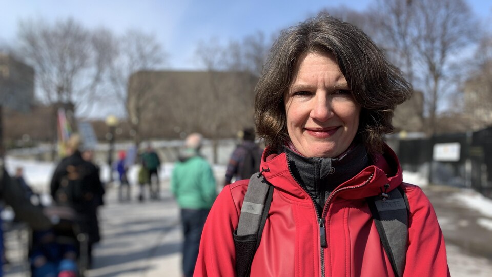 Des élèves et des parents de la région manifestent en soutien aux ...