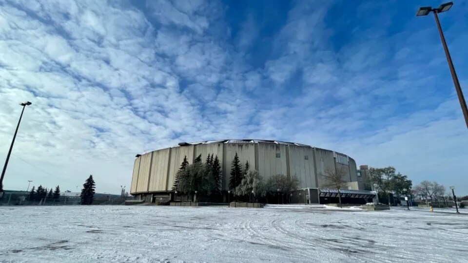 Edmonton approuve la démolition de l’ancien aréna des Oilers | Radio ...