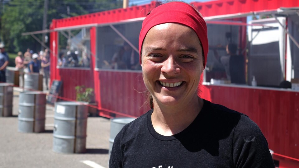 Colombe St-Pierre achète le casse-croûte Lilo à Saint-Fabien | Radio ...