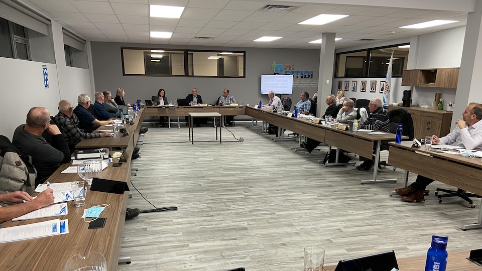 Sébastien D’Astous réélu préfet de la MRC Abitibi | Radio-Canada.ca