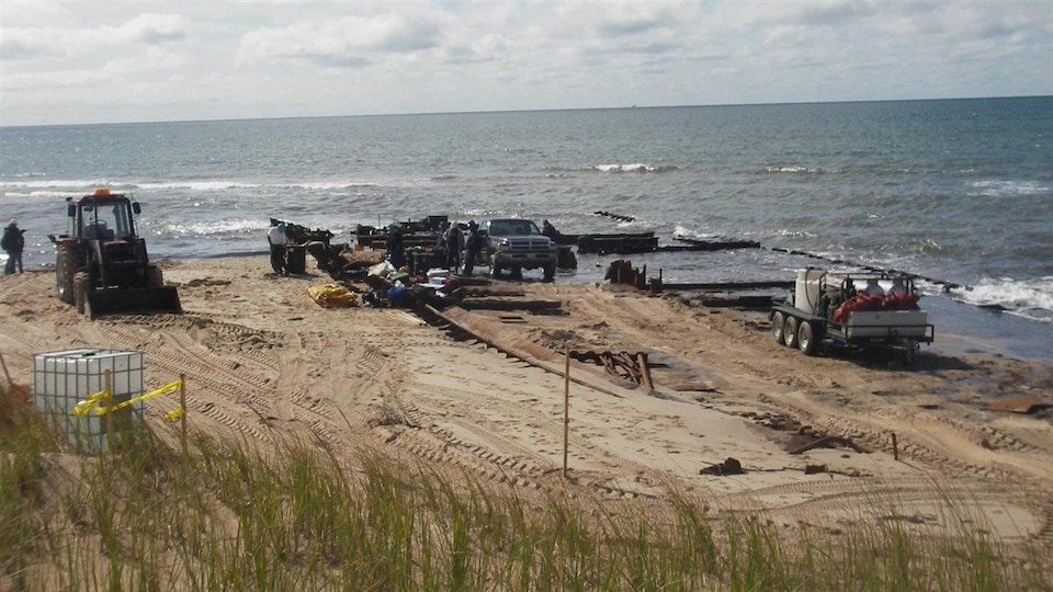 L'épave du Corfu Island cessera-t-elle de polluer? | ICI Radio-Canada.ca