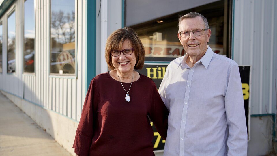 Coutts: la nouvelle normalité de la vie à la frontière | Coronavirus ...