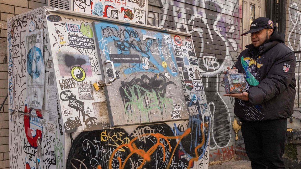 Un artiste reproduit l’esprit hip-hop de New York en miniature | Radio ...