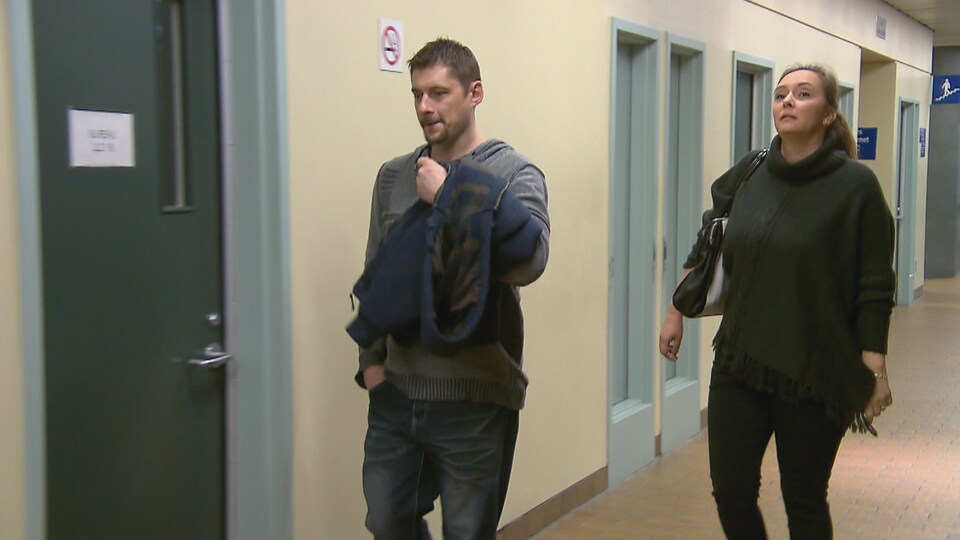 Un couple accusé de trafic de drogue réclame un arrêt des procédures ...