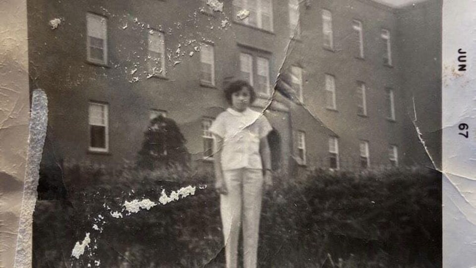 L’éprouvant combat de Debbie Paul, survivante de la rafle des années 1960 | Radio-Canada.ca