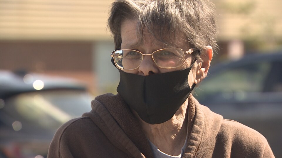 Demande accrue dans les banques alimentaires | Coronavirus | Radio ...