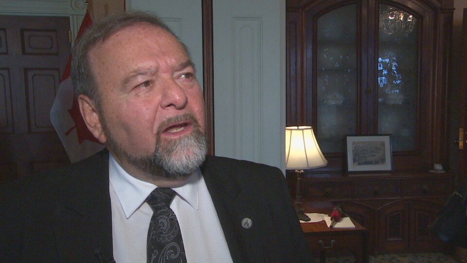 Michel Doucet reçoit l’Ordre du N.-B. : « Oui, j’ai hésité » | Radio ...