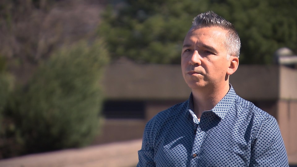 Dans la peau d'un policier : Entrevue avec Stéphane Wall