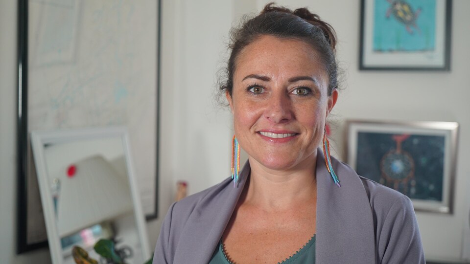 La mairesse ontarienne qui a dit « f... off » aux conspirationnistes ...