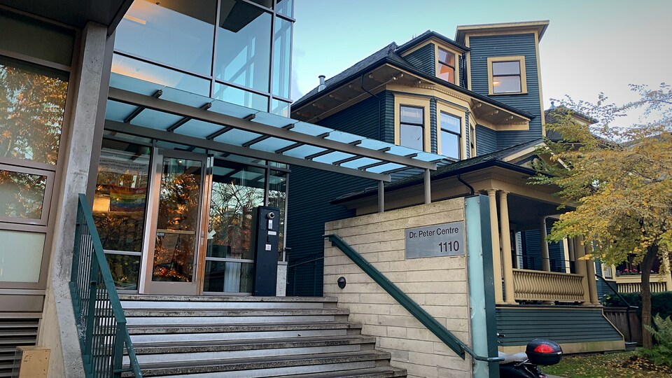 Depuis 25 ans, le Centre du Dr Peter aide les personnes marginalisées ...