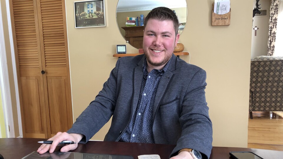 Sa profession? Écrivain public! | Radio-Canada.ca